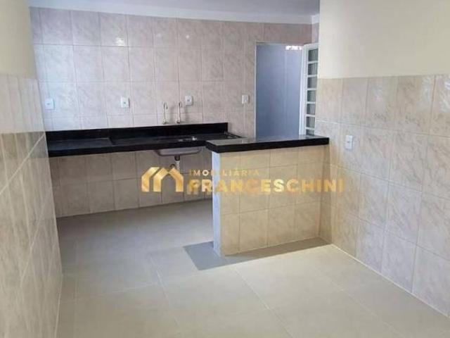 Casa para venda em Conjunto Residencial Trinta E Um De Março de 80.00m² com 2 Quartos, 1 Suite e 2 G