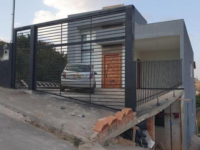 Casa para venda em Contagem