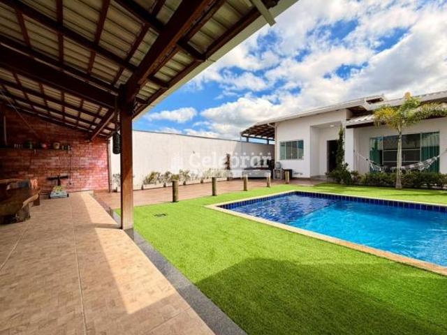 Casa para Venda em Contagem, Centro, 3 dormitórios, 1 suíte, 2 banheiros, 10 vagas
