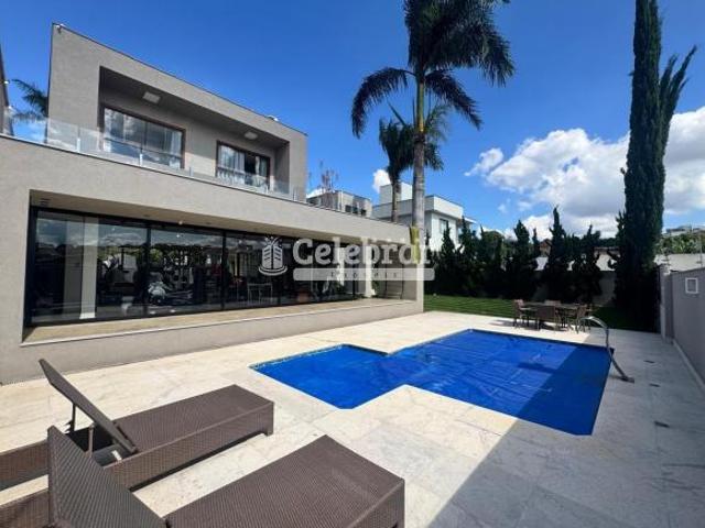 Casa para Venda em Contagem, Centro, 4 dormitórios, 2 suítes, 4 banheiros, 8 vagas