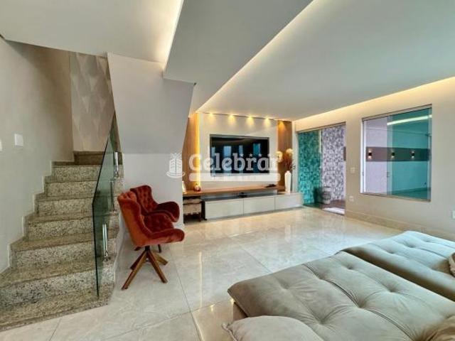 Casa para Venda em Contagem, Europa, 3 dormitórios, 1 suíte, 2 banheiros