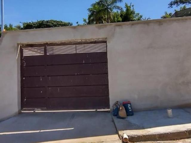 Casa para Venda em Contagem, Tropical, 3 dormitórios, 1 suíte, 1 banheiro, 2 vagas