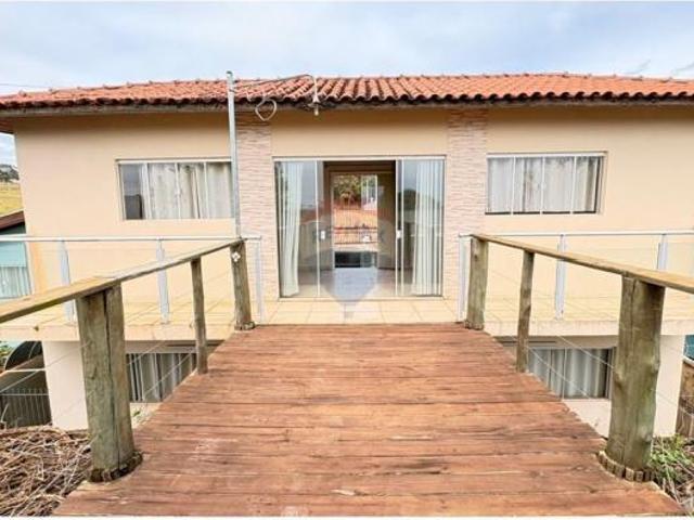 Casa para venda em Costa Azul I de 265.61m² com 5 Quartos, 3 Suites e 7 Garagens