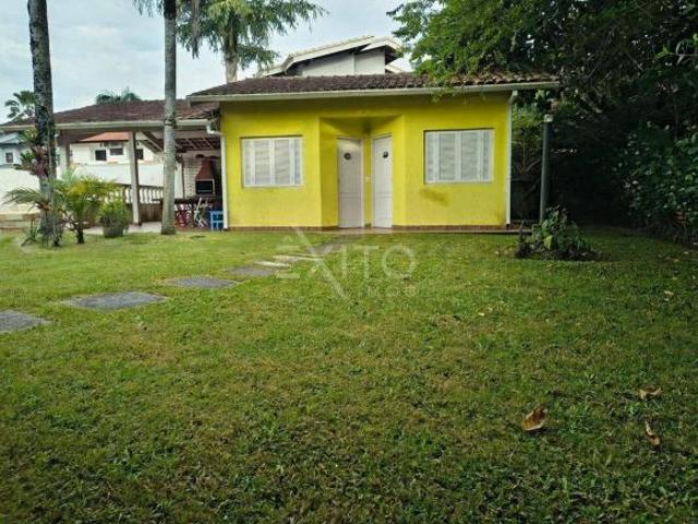 Casa para venda em Costa Do Sol de 292.00m² com 5 Quartos, 3 Suites e 4 Garagens