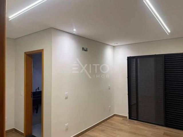 Casa para venda em Caxambu de 250.00m² com 3 Quartos, 2 Suites e 2 Garagens