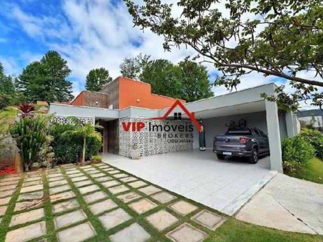Casa para venda em Caxambu de 272.00m² com 3 Quartos, 1 Suite e 3 Garagens