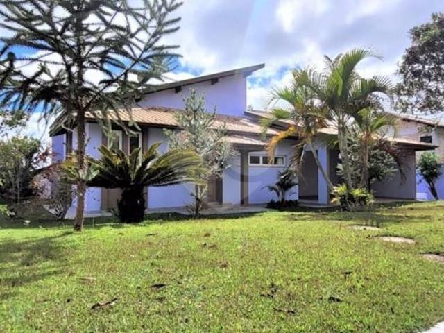 Casa para venda em Caxambu de 325.00m² com 4 Quartos, 1 Suite e 4 Garagens