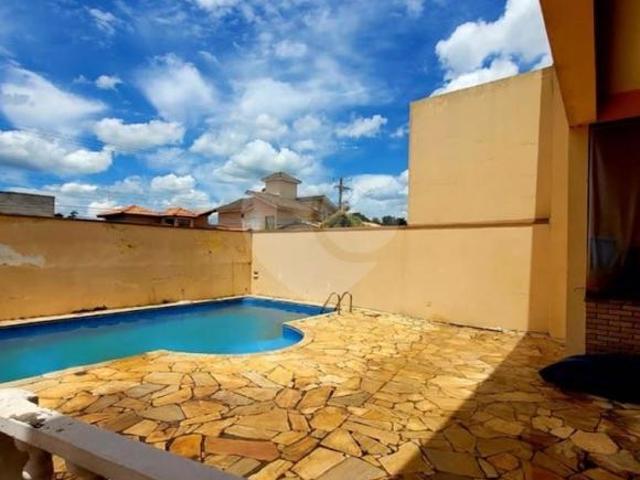 Casa para venda em Caxambu de 375.00m² com 5 Quartos, 4 Suites e 6 Garagens