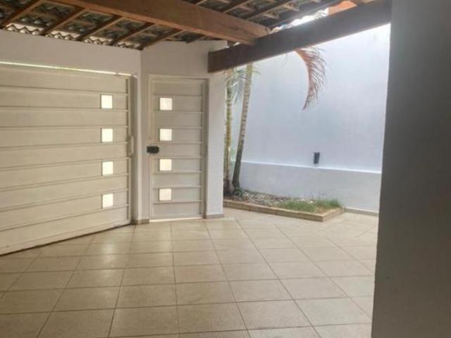 Casa para Venda em Cachoeira Paulista, Jardim da Fonte, 3 dormitórios, 1 suíte, 2 vagas