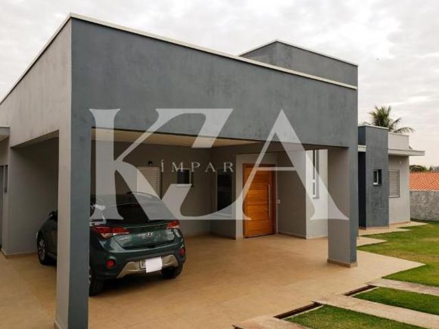Casa para venda em Cafezal 4 de 223.00m² com 2 Quartos, 1 Suite e 4 Garagens