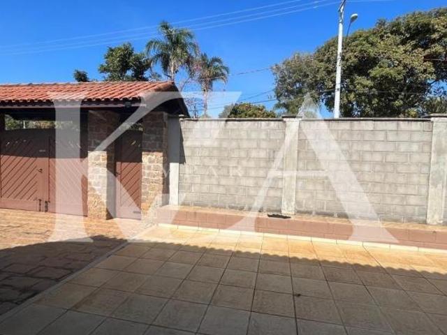 Casa para venda em Cafezal 5 de 3300.00m² com 3 Quartos, 1 Suite e 10 Garagens