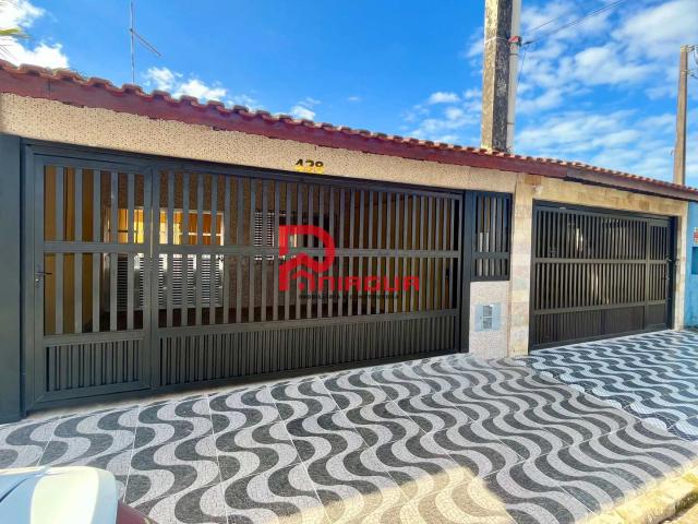 Casa para venda em Caiçara em Praia Grande São Paulo de 127.00m² com 2 Quartos, 1 Suíte e 3 Garagens
