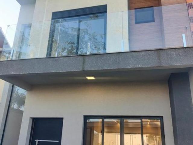Casa para Venda em Cajamar, Portais Polvilho, 3 dormitórios, 1 suíte, 4 banheiros, 2 vagas