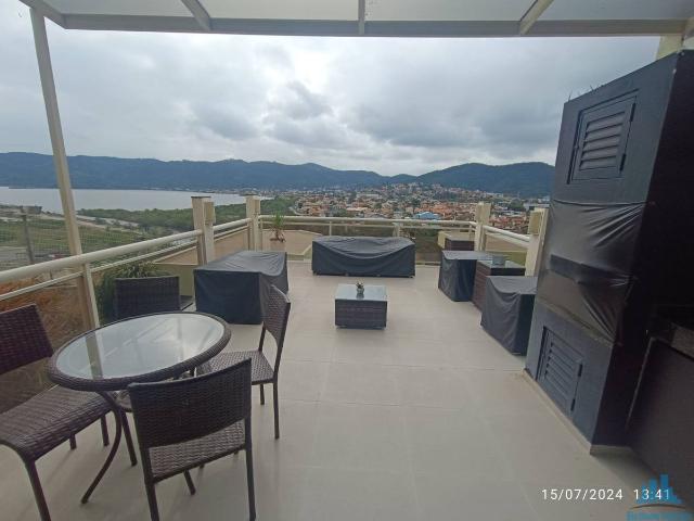 Casa para venda em Camboinhas em Niterói Rio de Janeiro de 550.00m² com 4 Quartos, 3 Suítes e 3 Garagens