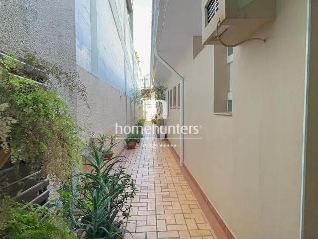Casa para venda em Cambuí de 299.97m² com 1 Quarto e 5 Garagens