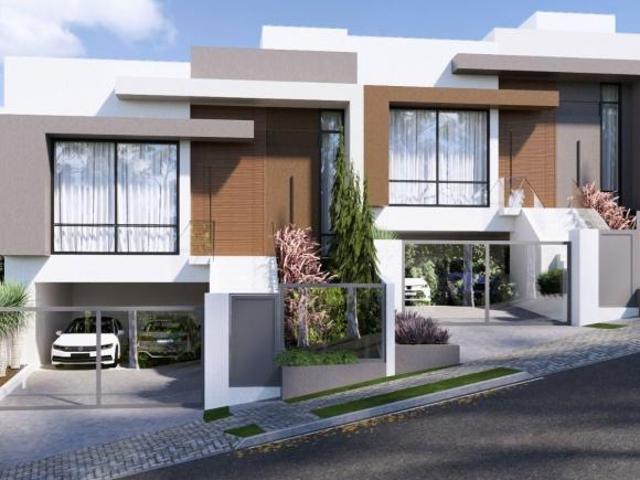 Casa para venda em Campo Comprido de 198.00m² com 3 Quartos, 1 Suite e 4 Garagens