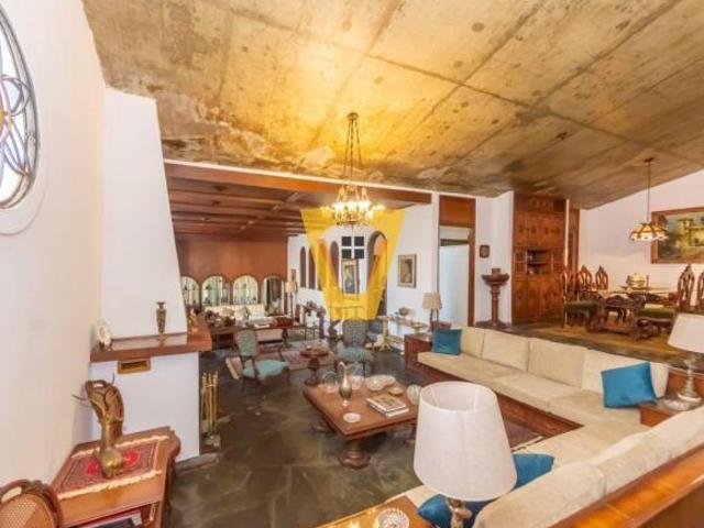 Casa para venda em Campo Belo com 5 quartos, sendo 4 suítes, 369m²