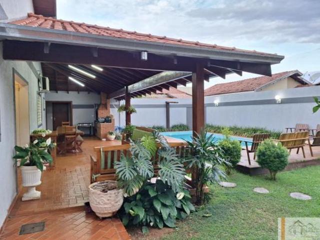 Casa para Venda em Campo Grande, Tiradentes, 3 dormitórios, 2 suítes, 6 banheiros, 10 vagas