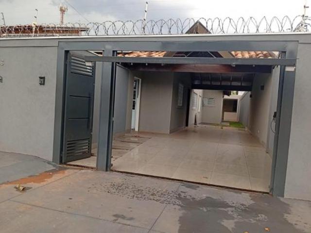 Casa para Venda em Campo Grande, Vila Morumbi, 3 dormitórios, 1 suíte, 3 banheiros, 3 vagas