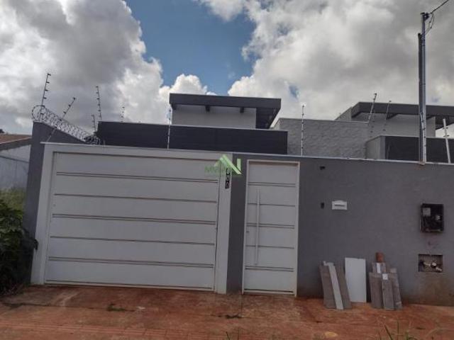 Casa para Venda em Campo Grande, Vila Morumbi, 3 dormitórios, 3 suítes, 1 banheiro, 2 vagas
