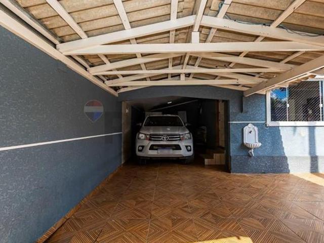 Casa para venda em Campo Pequeno de 180.00m² com 4 Quartos e 3 Garagens