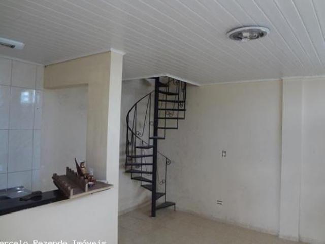 Casa para Venda em Campos do Jordão, Vila Paulista, 3 suítes, 4 banheiros, 2 vagas