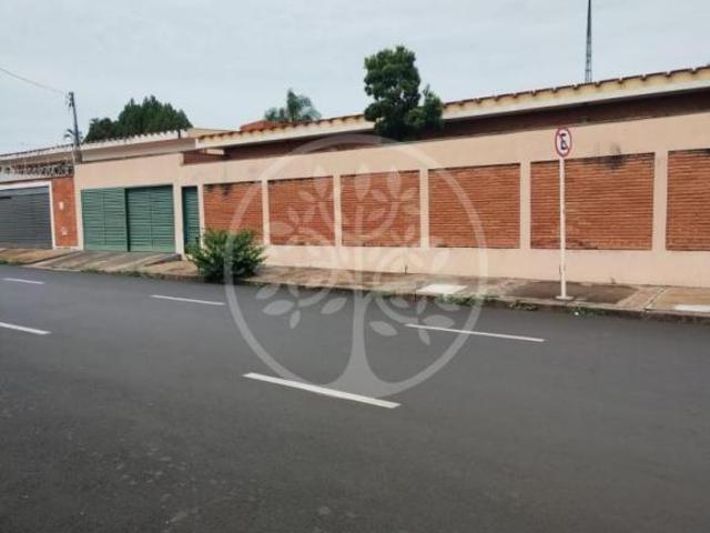 Casa para venda em Campos Elíseos de 300.00m² com 3 Quartos, 1 Suite e 4 Garagens