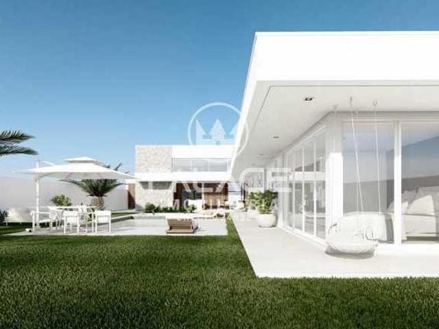 Casa para venda em Campestre de 350.00m² com 1 Quarto, 3 Suites e 4 Garagens