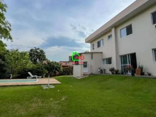 Casa para venda em Canjaranas de 280.00m² com 7 Quartos, 3 Suites e 4 Garagens