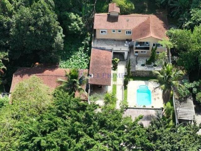 Casa para venda em Canto Do Forte de 345.00m² com 3 Quartos, 3 Suites e 10 Garagens