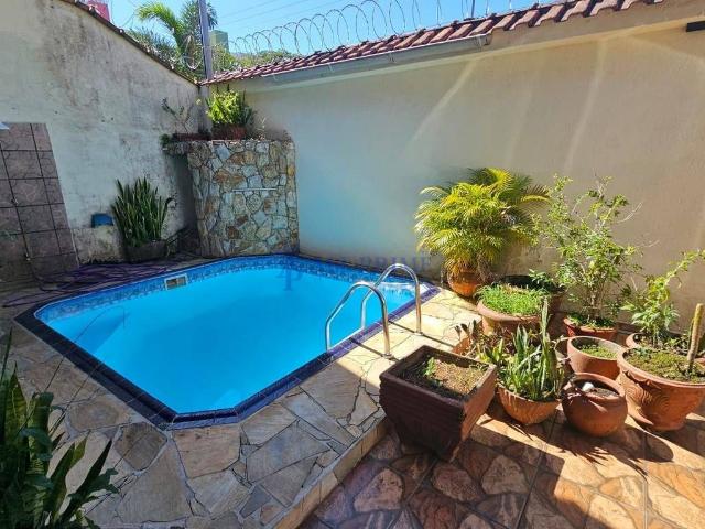 Casa para venda em Canto Do Forte em Praia Grande São Paulo de 180.00m² com 3 Quartos, 1 Suíte e 2 Garagens
