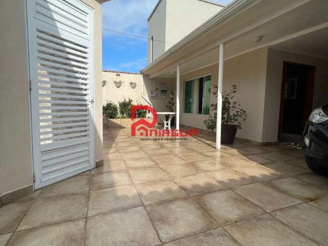 Casa para venda em Canto Do Forte em Praia Grande São Paulo de 193.00m² com 3 Quartos, 1 Suíte e 2 Garagens