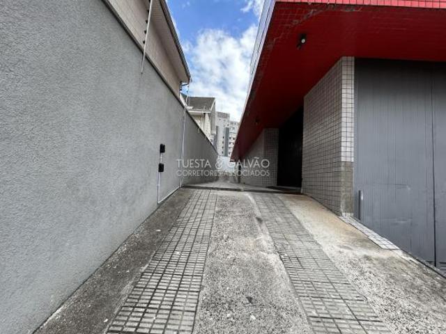 Casa para venda em Capão Da Imbuia de 680.00m² com 8 Quartos, 1 Suite e 10 Garagens