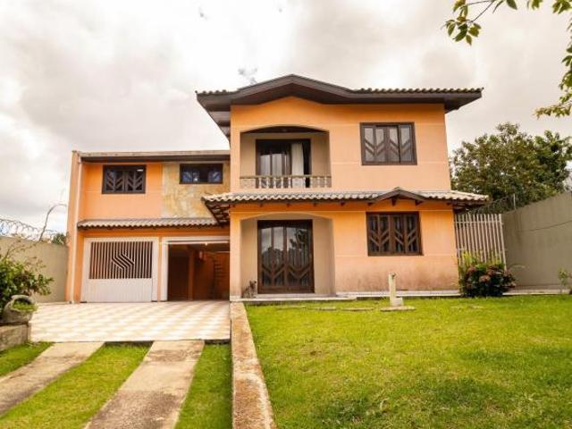 Casa para venda em Capão Raso de 108.00m² com 3 Quartos, 1 Suite e 6 Garagens