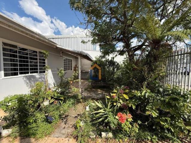Casa para venda em Capão Raso de 150.00m² com 3 Quartos e 3 Garagens