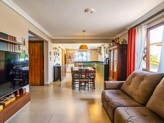 Casa para venda em Capão Raso de 195.00m² com 3 Quartos, 1 Suite e 2 Garagens