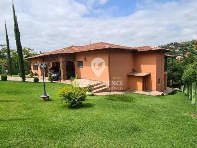 Casa para venda em Capela Do Barreiro de 532.00m² com 4 Quartos, 2 Suites e 5 Garagens