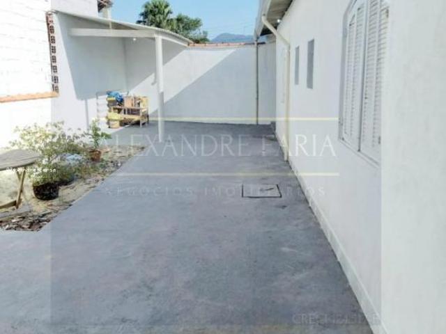 Casa para Venda em Caraguatatuba, Morro do Algodão, 3 dormitórios, 1 suíte, 3 banheiros, 1 vaga