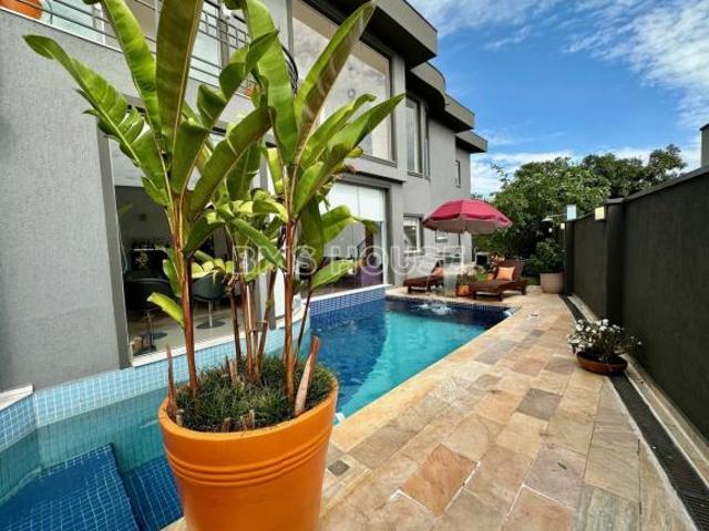 Casa para Venda em Carapicuíba, Golf Gardens, 5 dormitórios, 5 suítes, 7 banheiros, 4 vagas