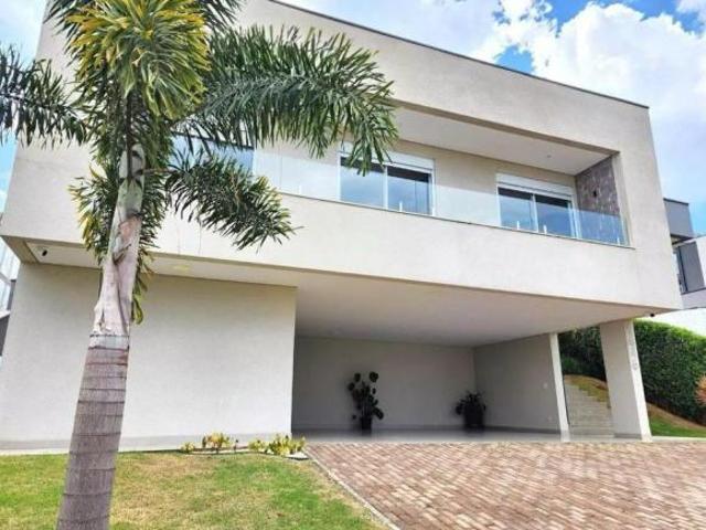 Casa para Venda em Carapicuíba, Granja Viana, 3 dormitórios, 3 suítes, 4 banheiros, 9 vagas