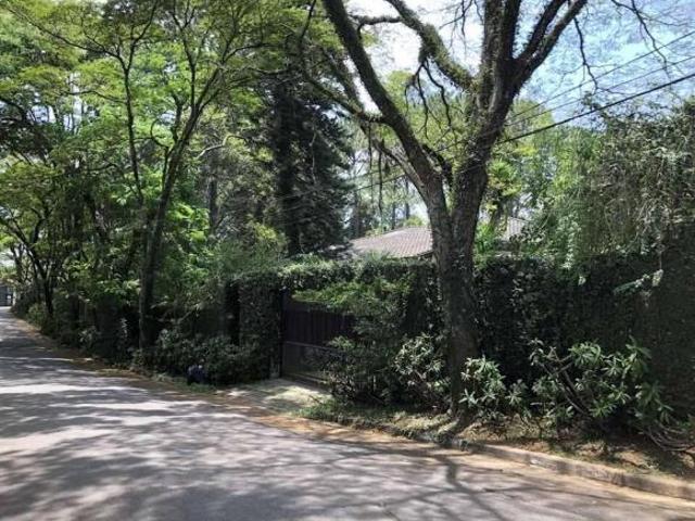 Casa para Venda em Carapicuíba, Granja Viana, 3 dormitórios, 3 suítes, 5 banheiros, 6 vagas
