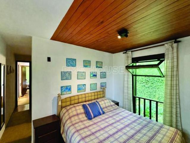 Casa para Venda em Carapicuíba, Granja Viana, 3 dormitórios, 1 suíte, 4 banheiros, 6 vagas