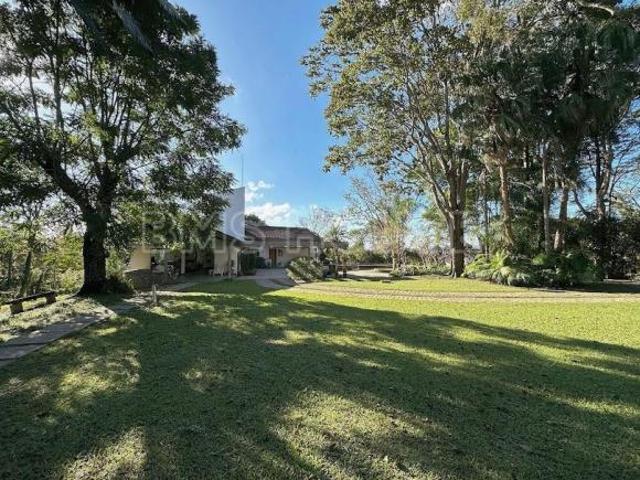 Casa para Venda em Carapicuíba, Granja Viana, 3 dormitórios, 1 suíte, 3 banheiros, 17 vagas