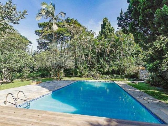 Casa para Venda em Carapicuíba, Granja Viana, 4 dormitórios, 2 suítes, 7 banheiros, 3 vagas