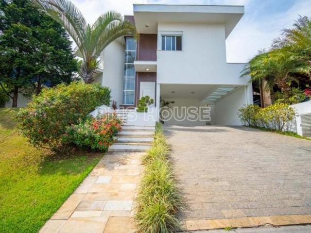 Casa para Venda em Carapicuíba, Granja Viana, 4 dormitórios, 2 suítes, 4 banheiros, 4 vagas
