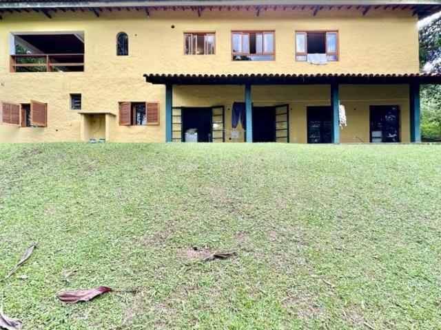 Casa para Venda em Carapicuíba, Granja Viana, 4 dormitórios, 4 suítes, 4 banheiros, 4 vagas