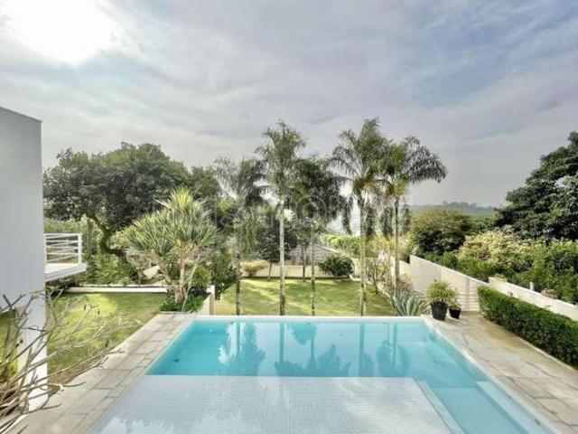 Casa para Venda em Carapicuíba, Granja Viana, 4 dormitórios, 4 suítes, 5 banheiros, 8 vagas
