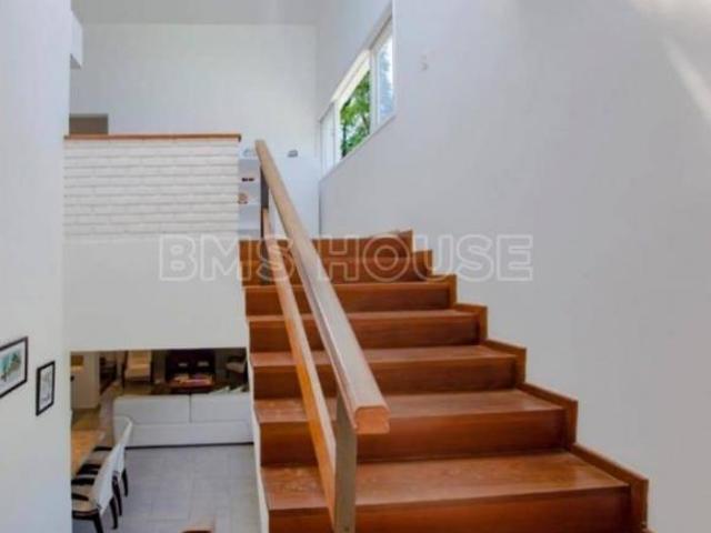 Casa para Venda em Carapicuíba, Granja Viana, 4 dormitórios, 4 suítes, 6 banheiros, 3 vagas