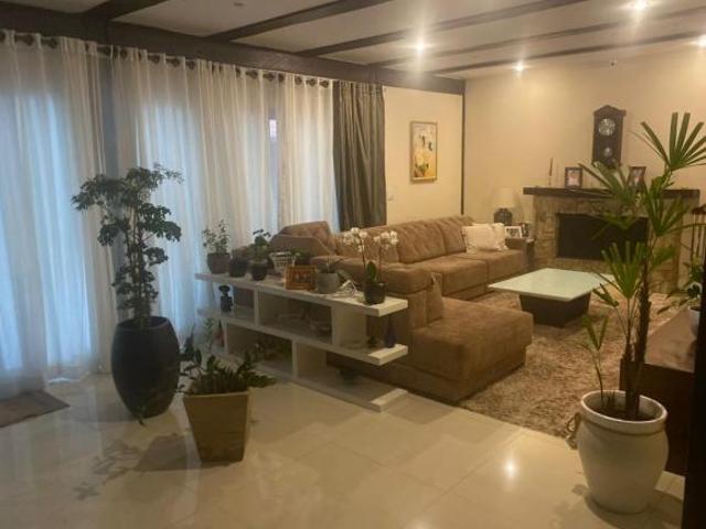 Casa para Venda em Carapicuíba, Granja Viana, 4 dormitórios, 4 suítes, 6 banheiros, 6 vagas