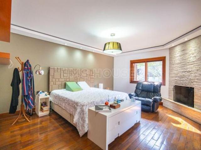 Casa para Venda em Carapicuíba, Granja Viana, 4 dormitórios, 4 suítes, 6 banheiros, 8 vagas
